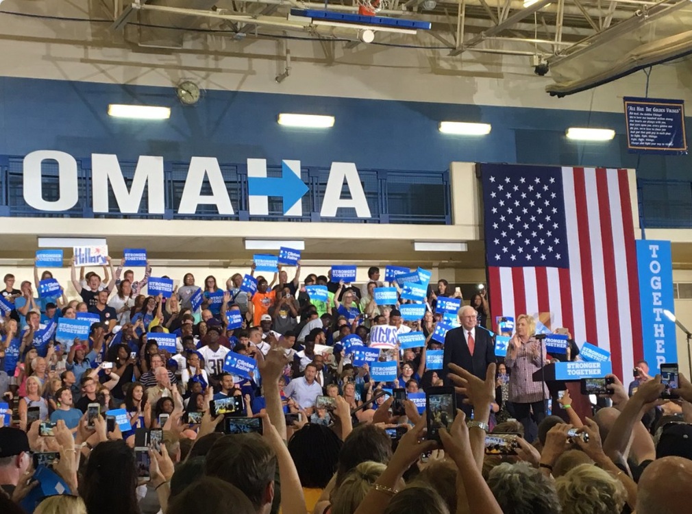 Media Outlet Claims Big, Boisterous Crowd At Clinton Rally But Look At ...